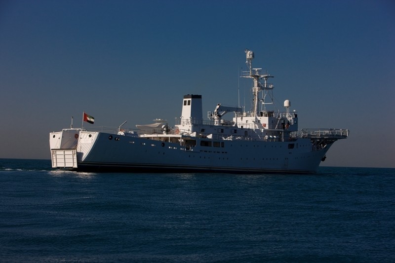 Yacht DUBAI SHADOW, Mitsubishi Heavy Industries | CHARTERWORLD Luxury ...